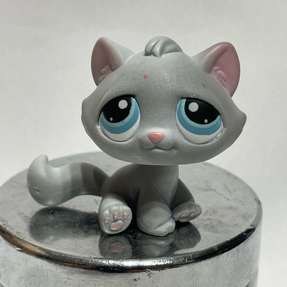 Littlest Pet Shop | Toys | Littlest Pet Shop Lps 77 Gray Grey Tabby Cat ...